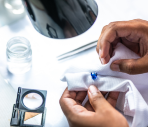 DINIDU | About Us | Dreams Of Luxury. Crafted With Gemstones.